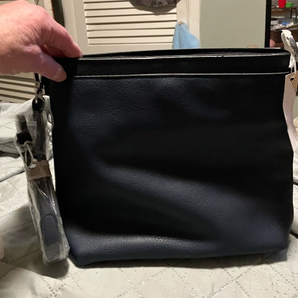Magnolia And Vine | Bags | Nwt Magnolia And Vine Versa Collection ...